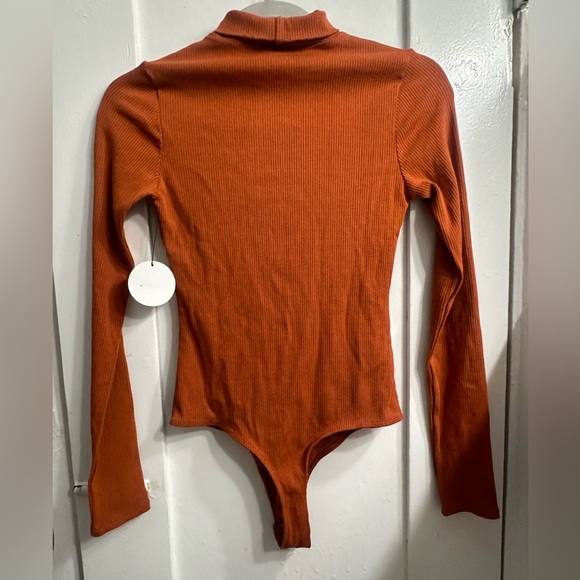 Lulus | Tops | Wilde Rust Orange Ribbed Long Sleeve Mock Neck Bodysuit ...